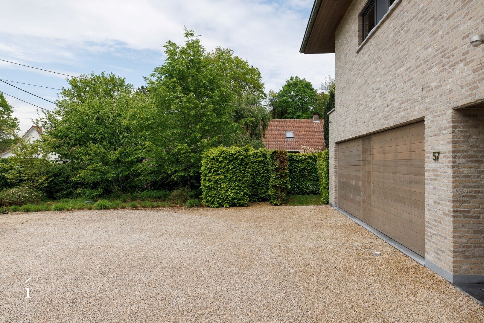 Gelijkvloers appartement met ruime tuin en garage | Irres